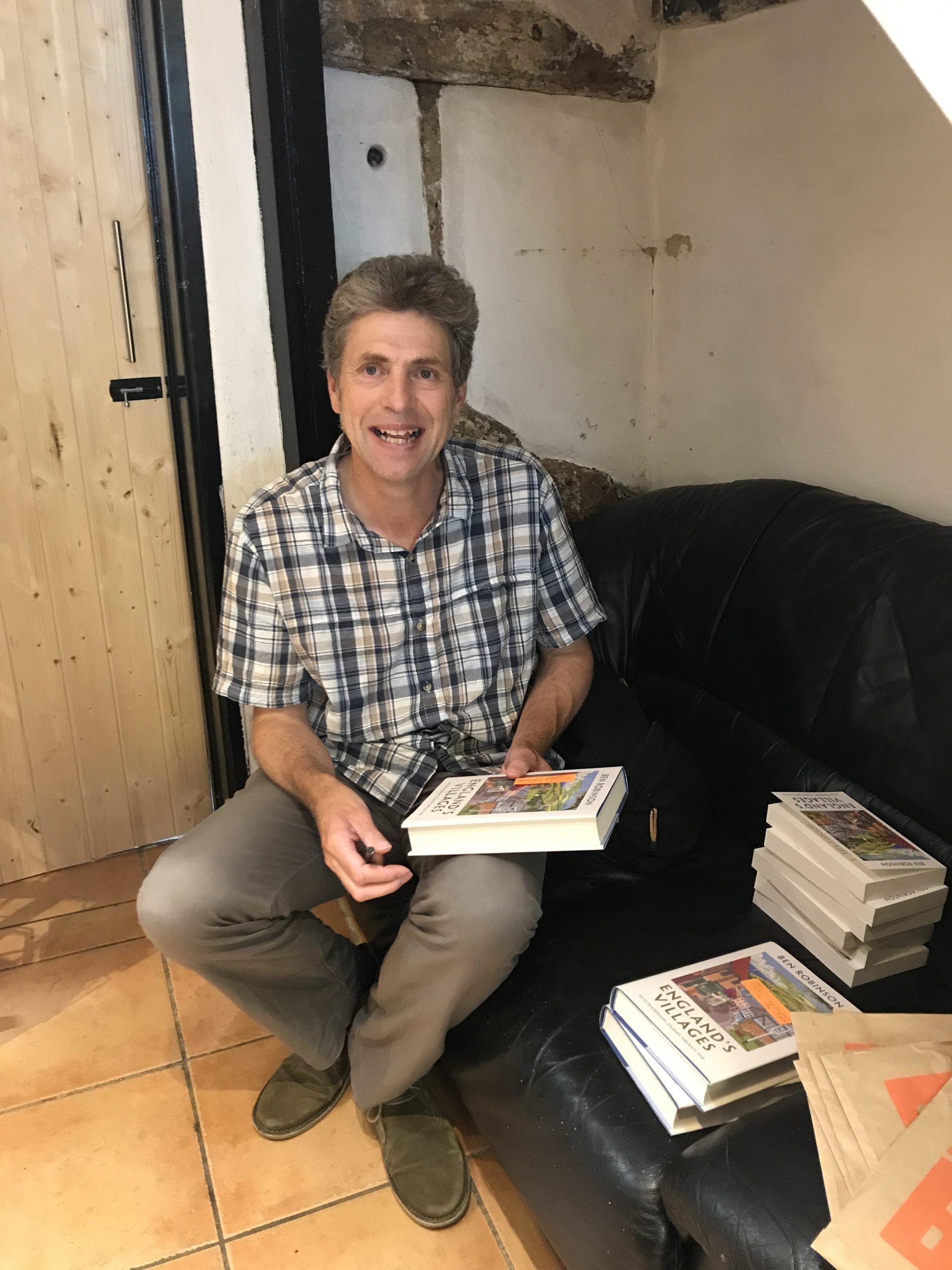 Niche Comics Bookshop - Independent bookshop selling new books, comics ...